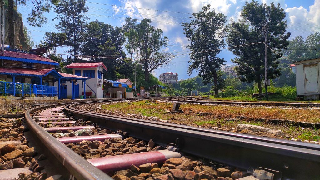 Railway track at hill - PixaHive