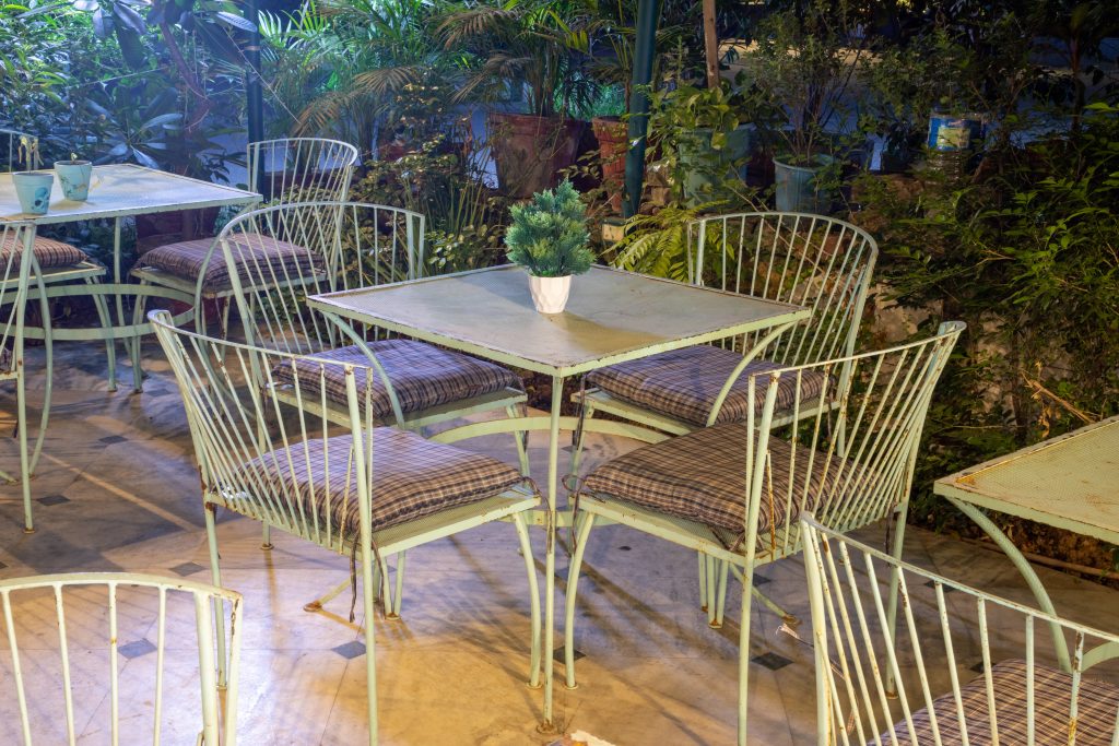 Restaurant dinning table - PixaHive