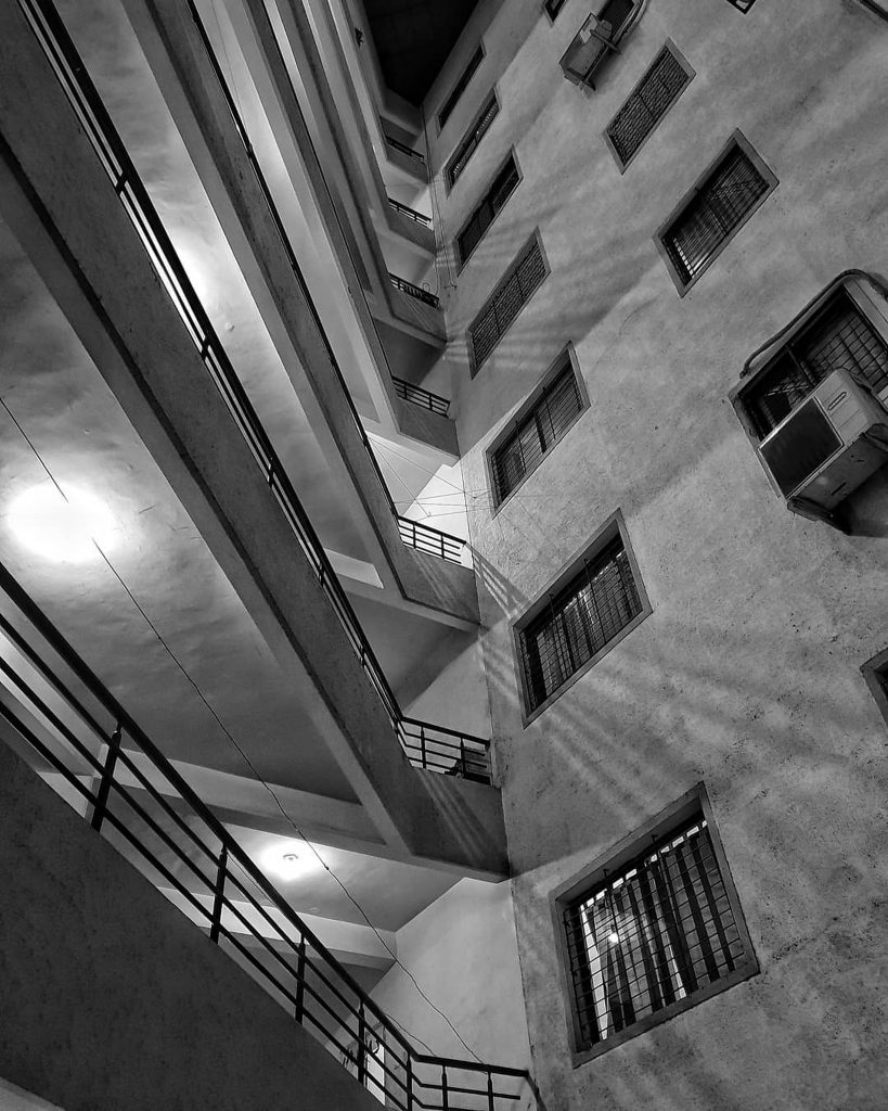 Tall building - PixaHive