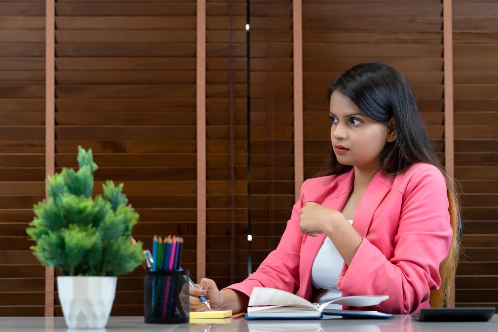 girl working - PixaHive