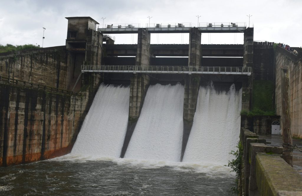 karapuzha dam - PixaHive