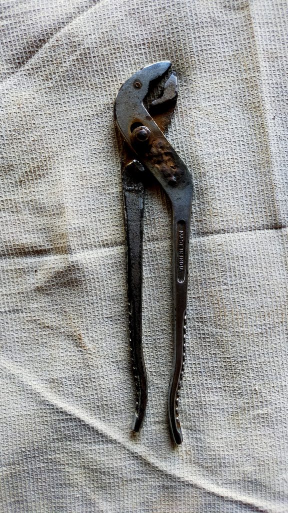 A adjustable pilers - PixaHive