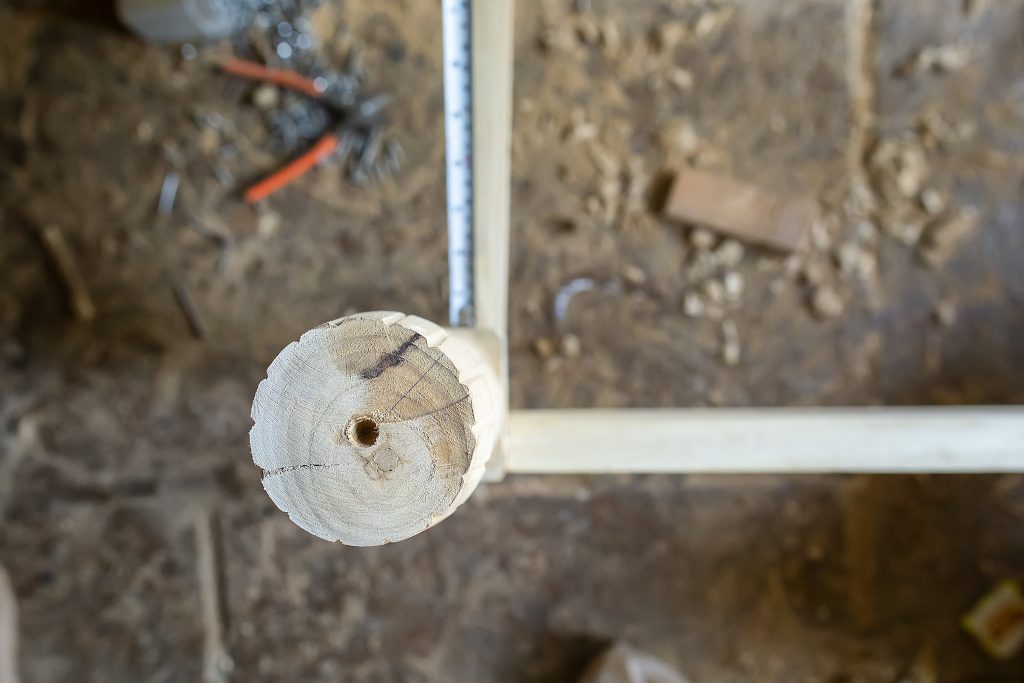 A carpenter work on wooden piece - PixaHive