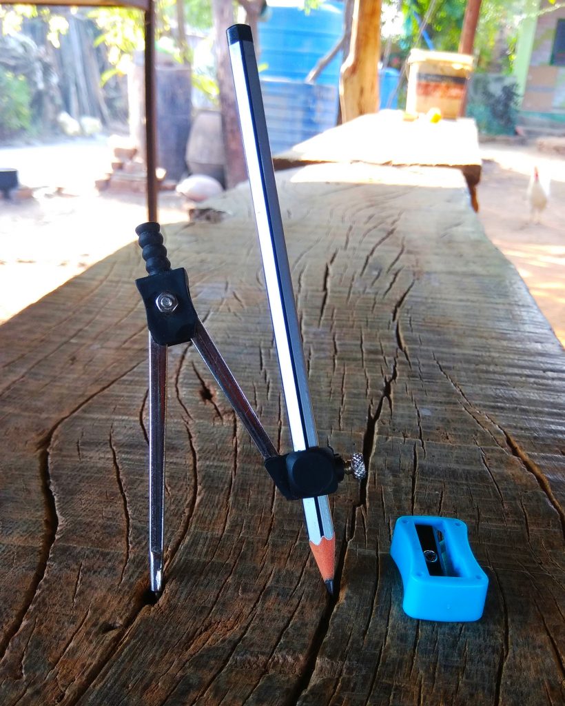 A geometric compass - PixaHive