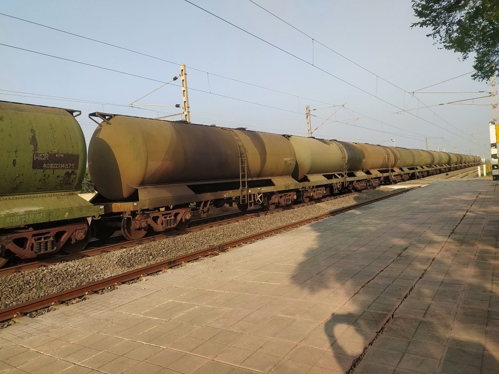 A good train - PixaHive