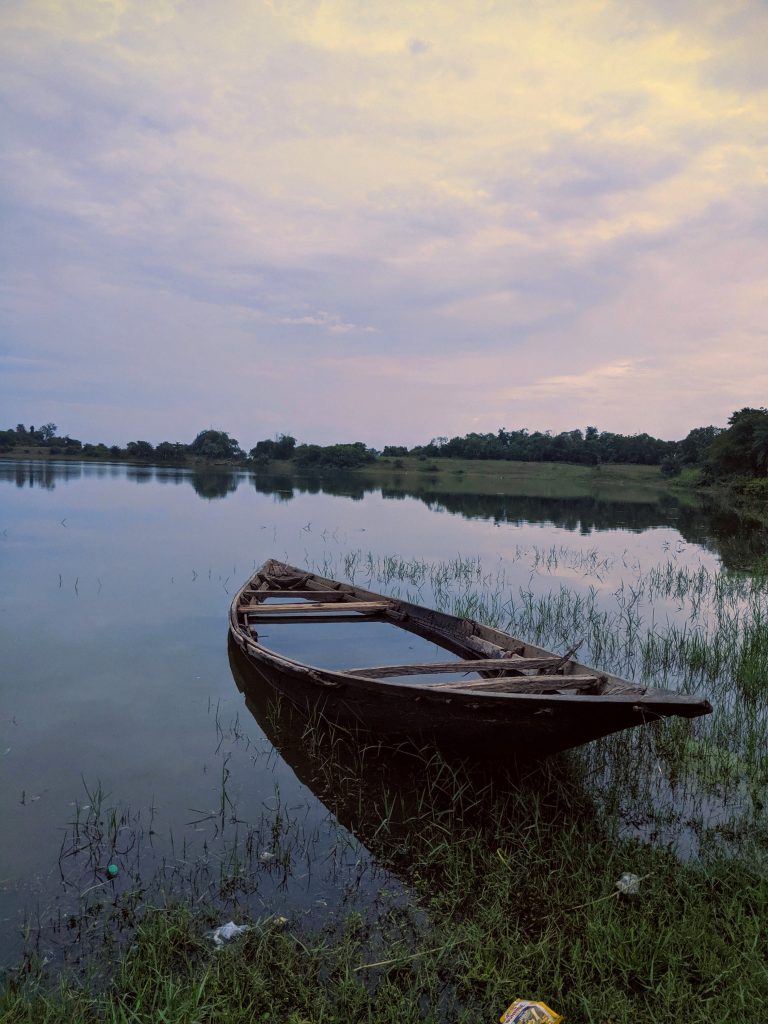 Alone with the boat - PixaHive