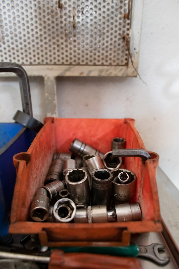 Axial nut sockets in a box - PixaHive