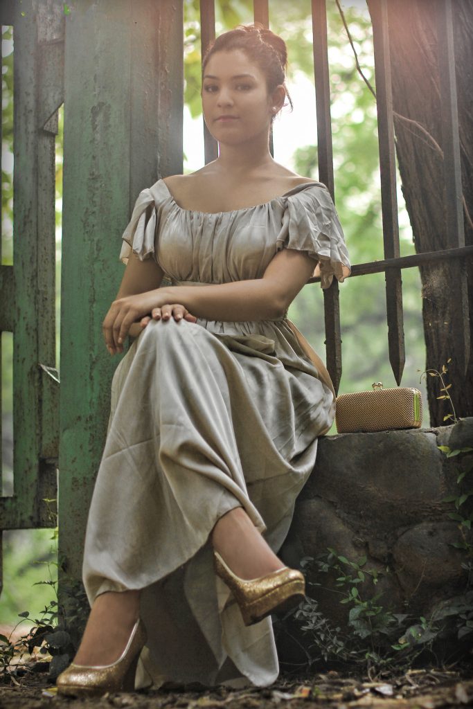 Female model pose - PixaHive