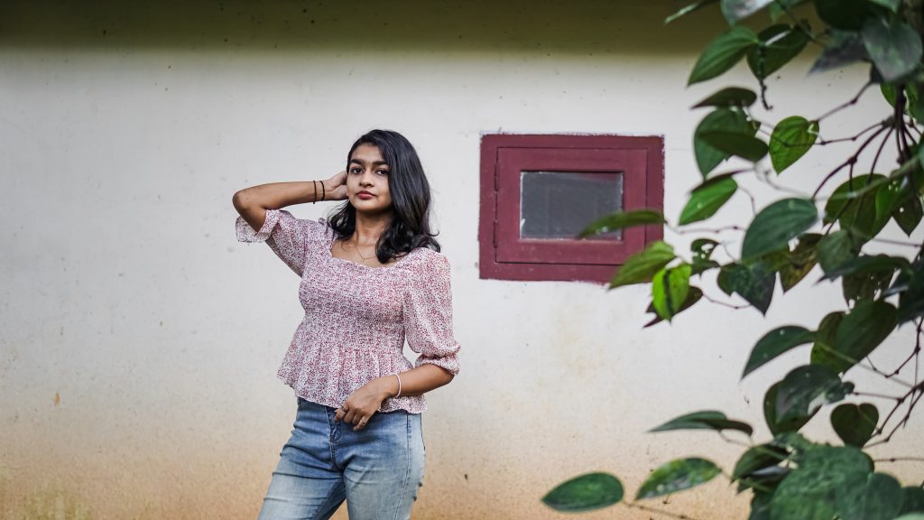 Model Posing - PixaHive