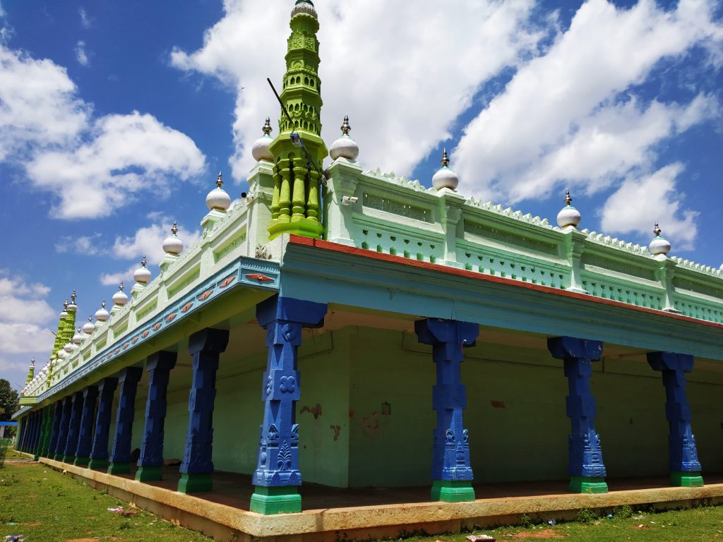 Pillars of a Dargah - PixaHive
