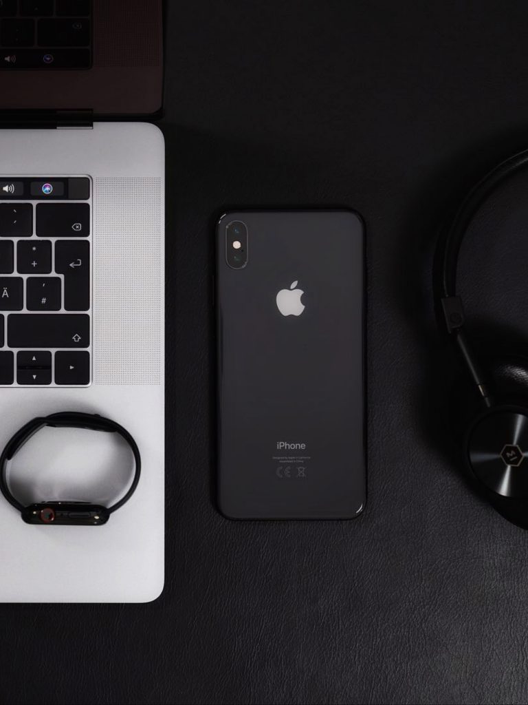 Smartwatch, iphone - PixaHive