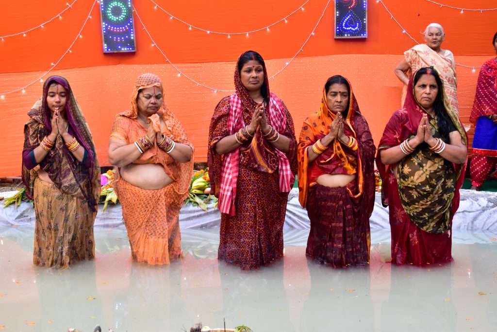 Women Doing Chhath Puja - PixaHive