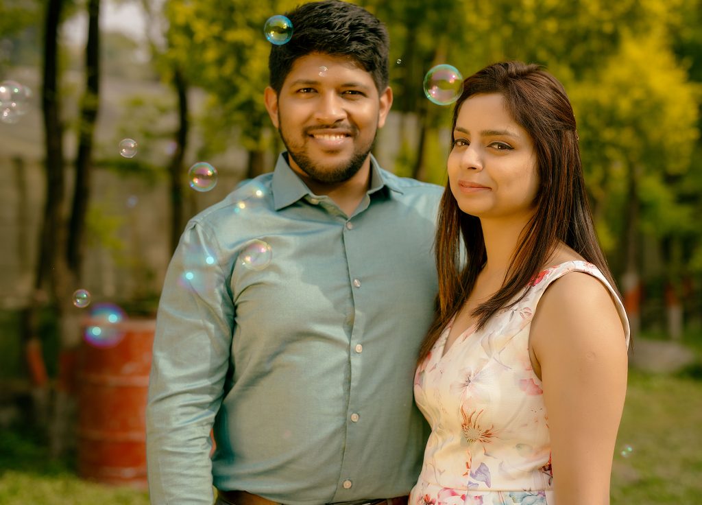 couple pose - PixaHive