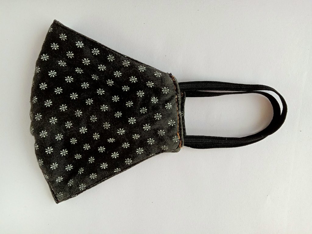 A face mask - PixaHive