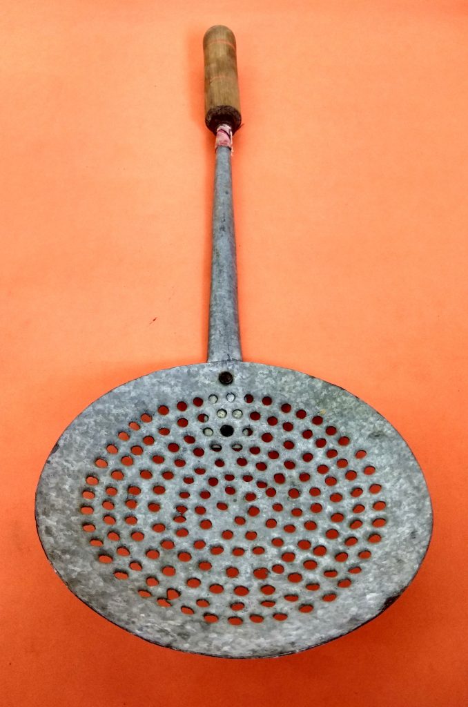 A long handle strainer - PixaHive