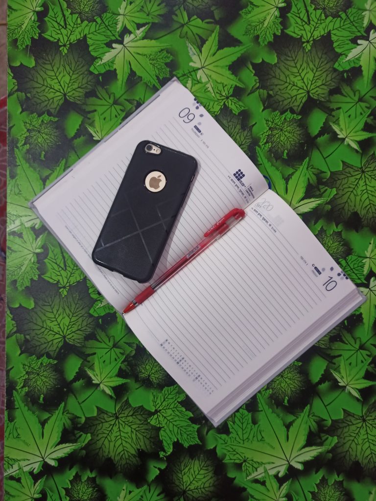 A phone on a diary - PixaHive