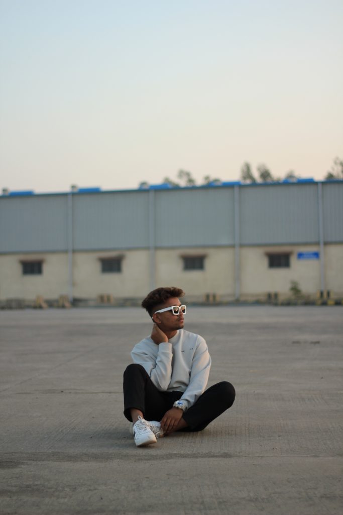 An alone boy - PixaHive