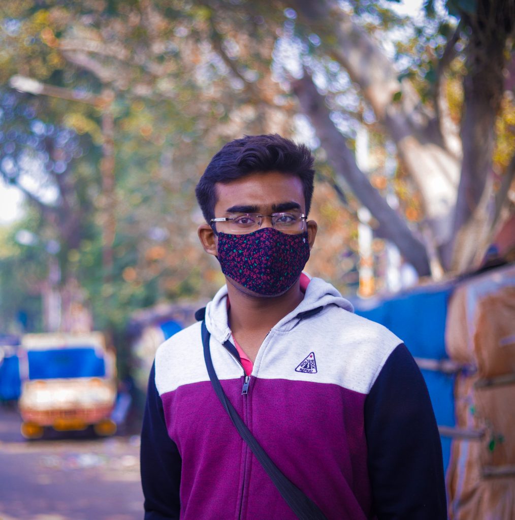Boy wearing mask - PixaHive