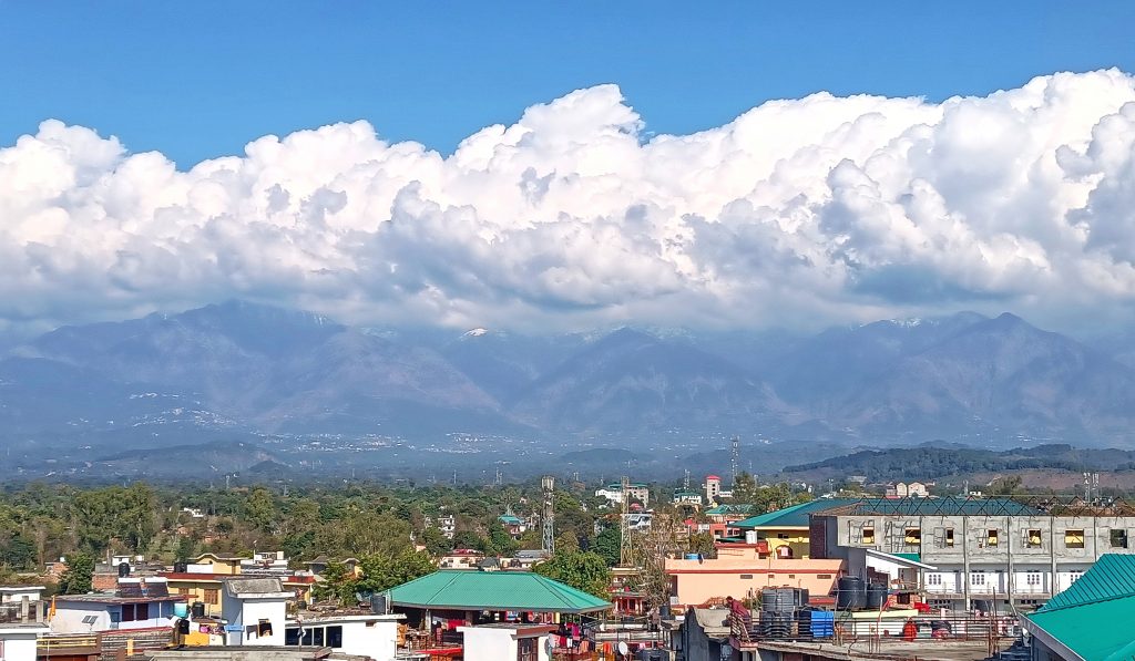 Cloudy Cityscape - PixaHive