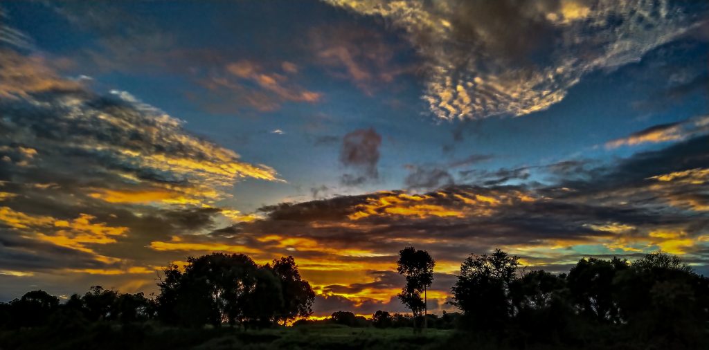 Colorful clouds - PixaHive