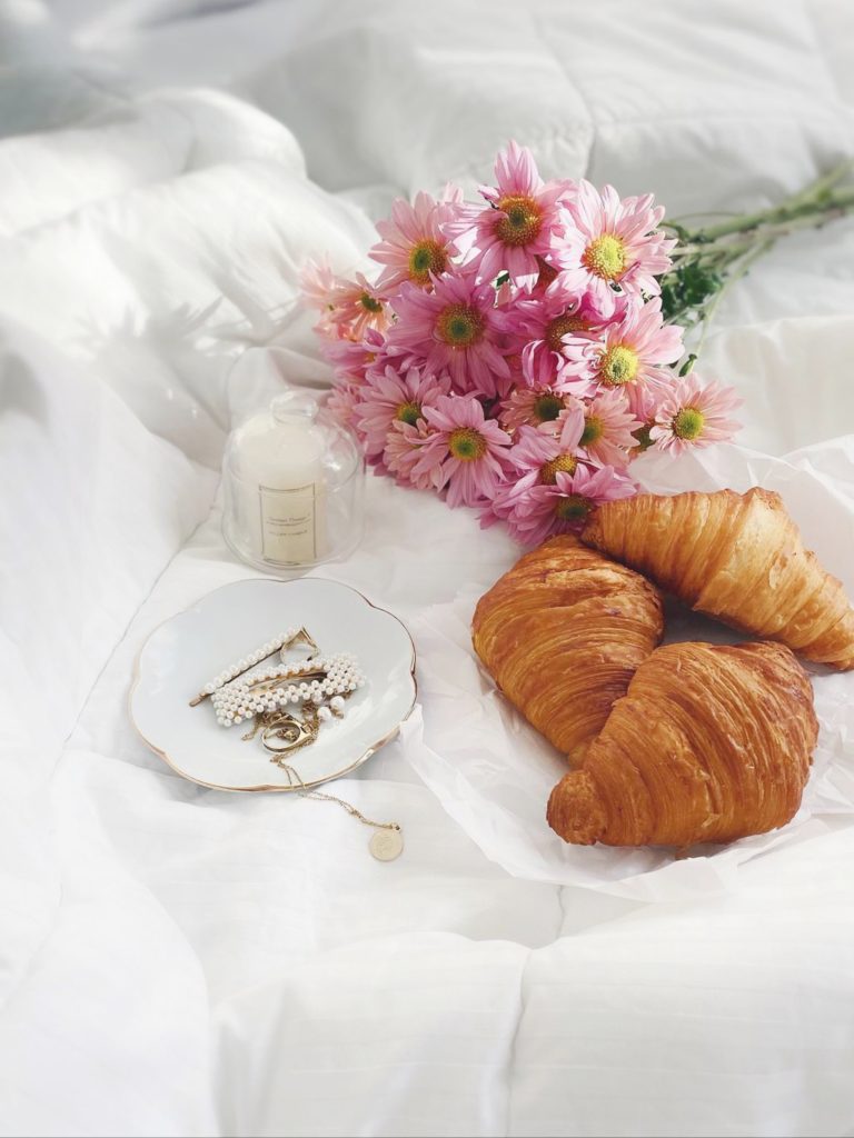 A flowers flatlay - PixaHive