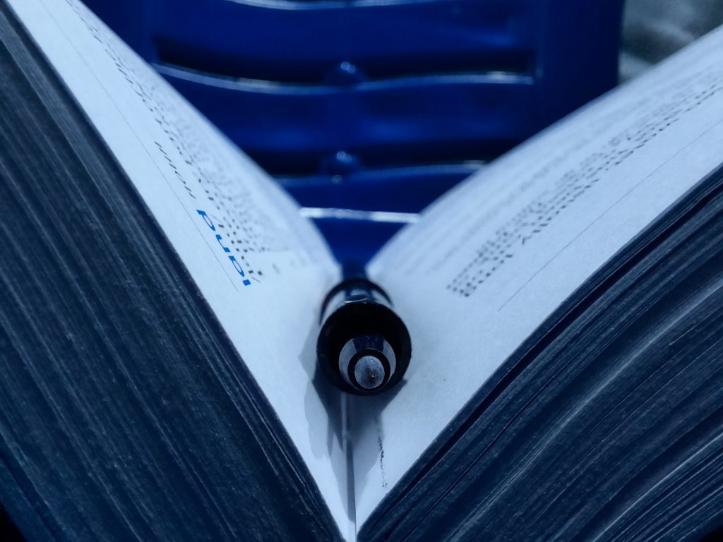 A pen in a book - PixaHive