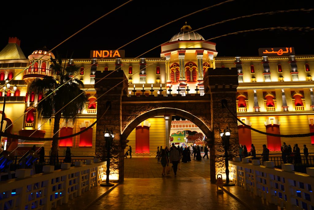 Lighting of a building in Dubai - PixaHive