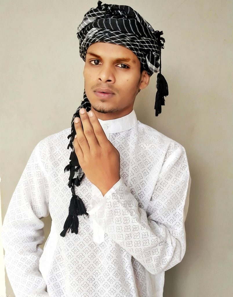 A Muslim boy - PixaHive