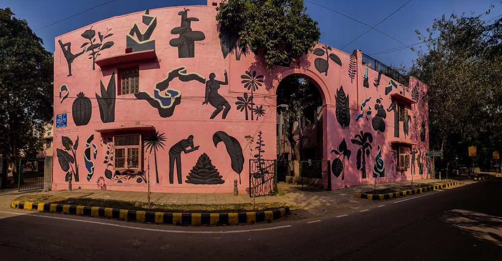 Paintings on a building walls - PixaHive