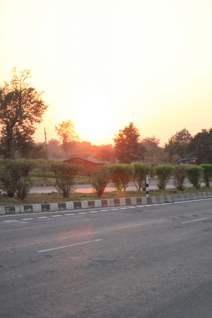 An empty road - PixaHive