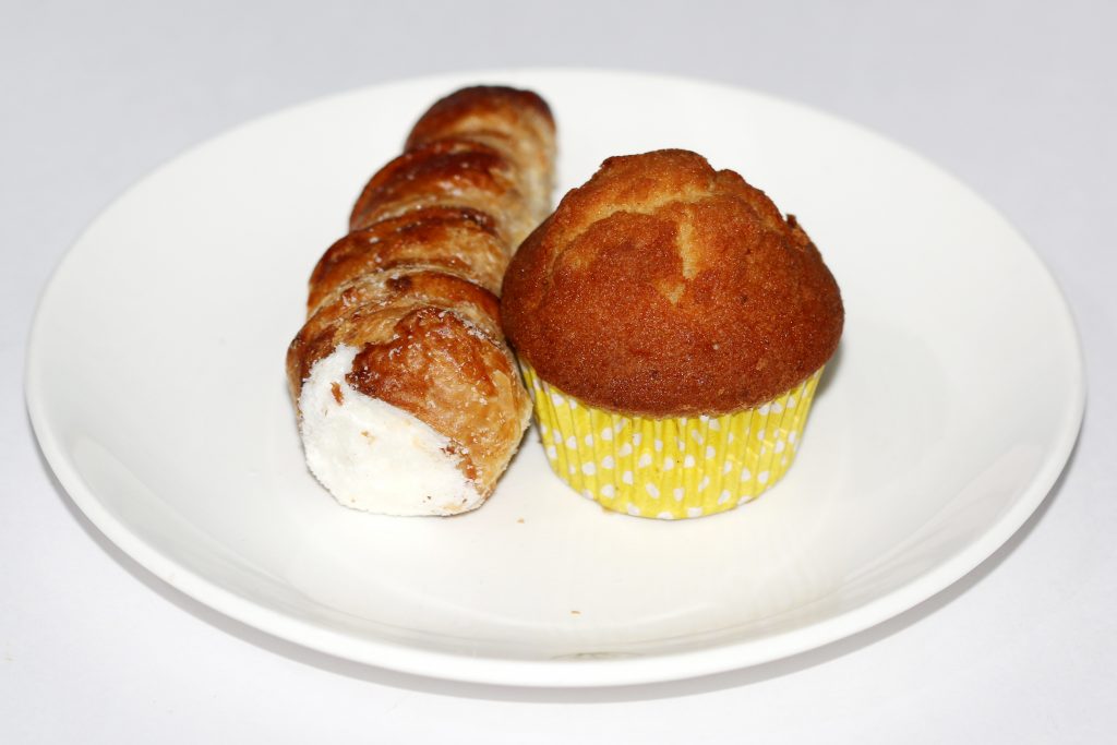 Puffin Cake with Cream roll - PixaHive