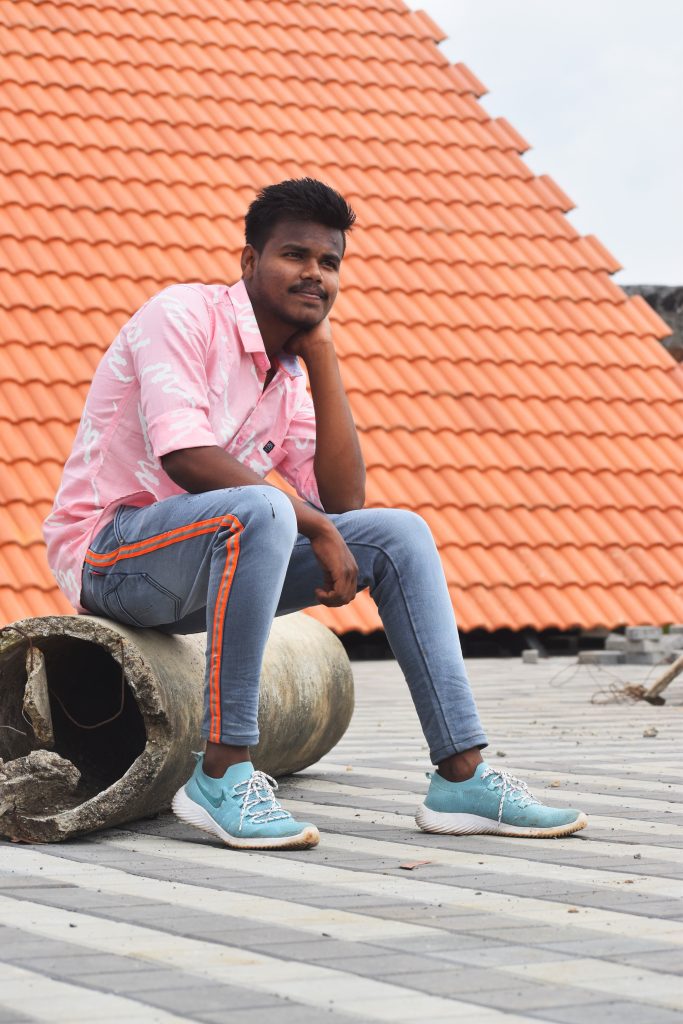 Seating boy - PixaHive