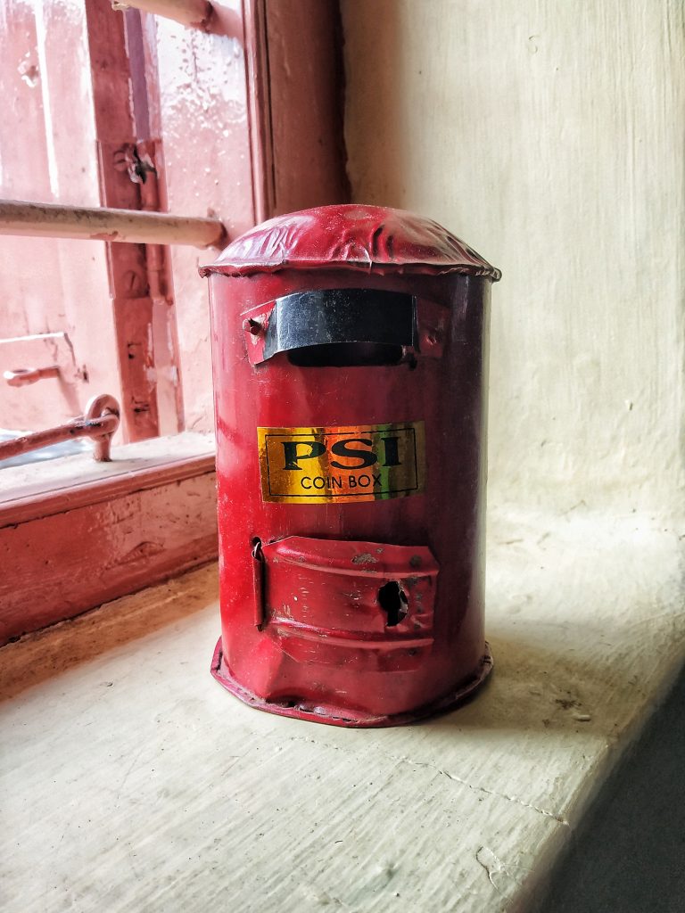 Small post box - PixaHive