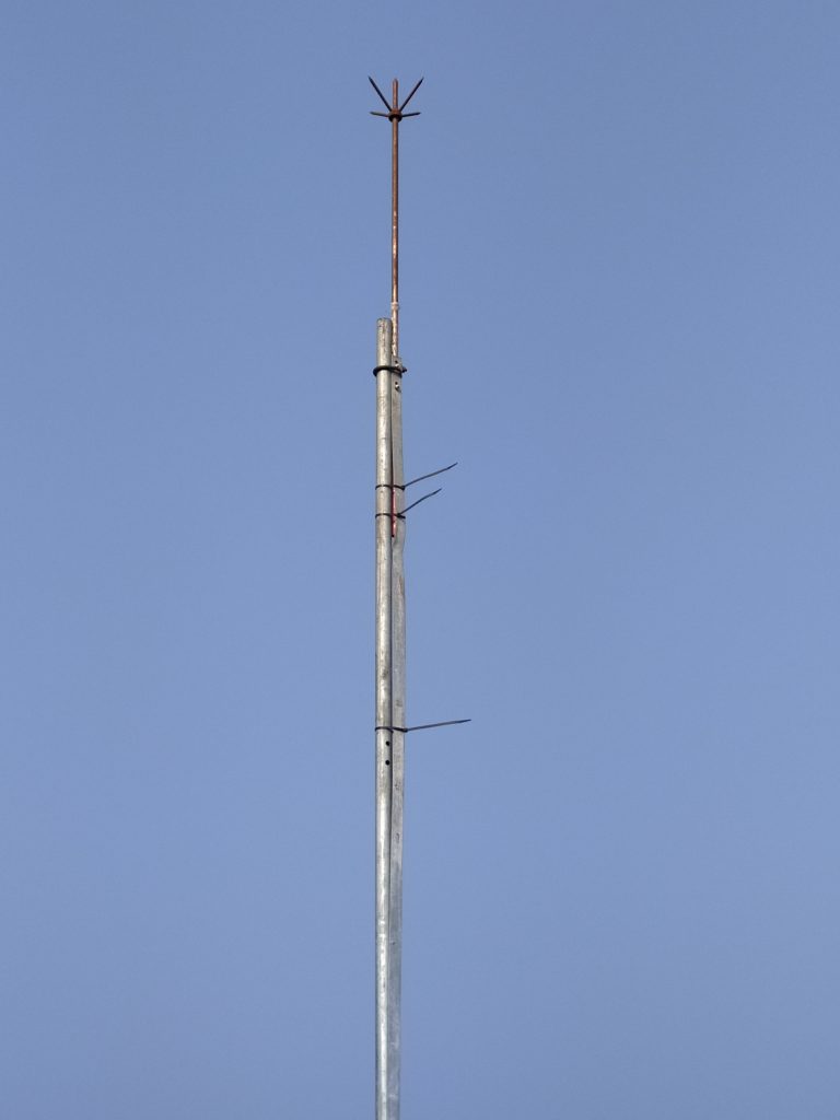 A solar antenna - PixaHive