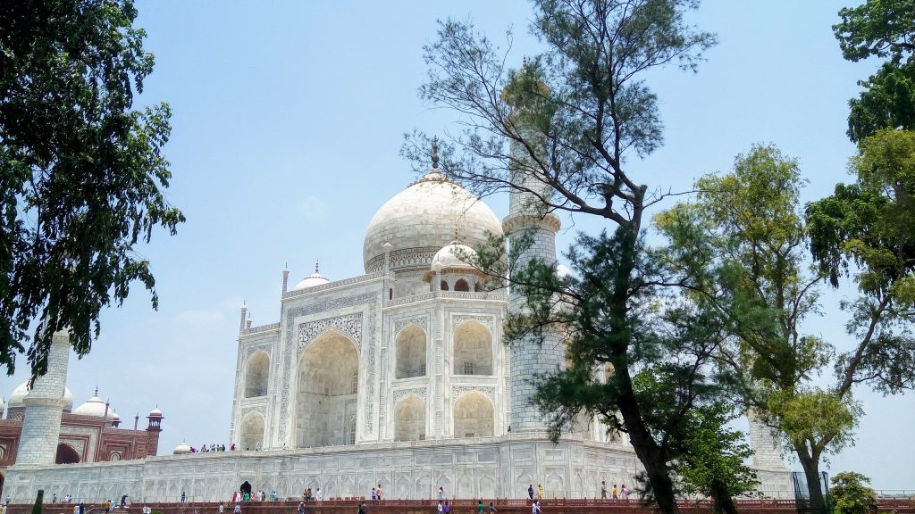 A side view of Taj Mahal - PixaHive