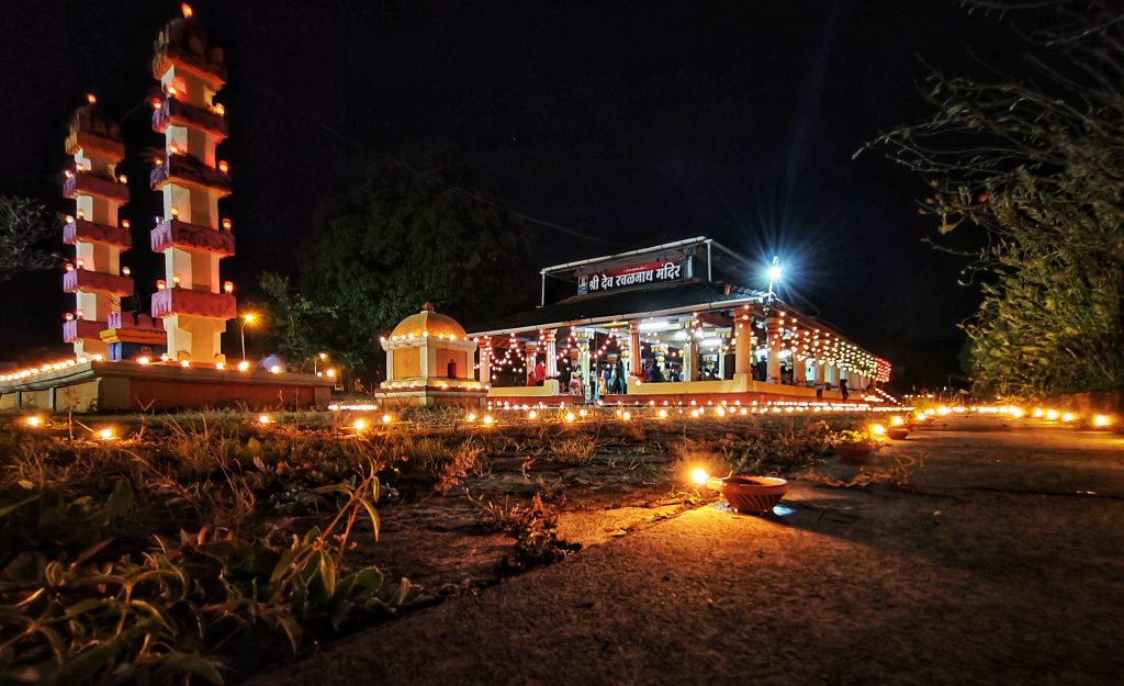 Lighting of a temple - PixaHive