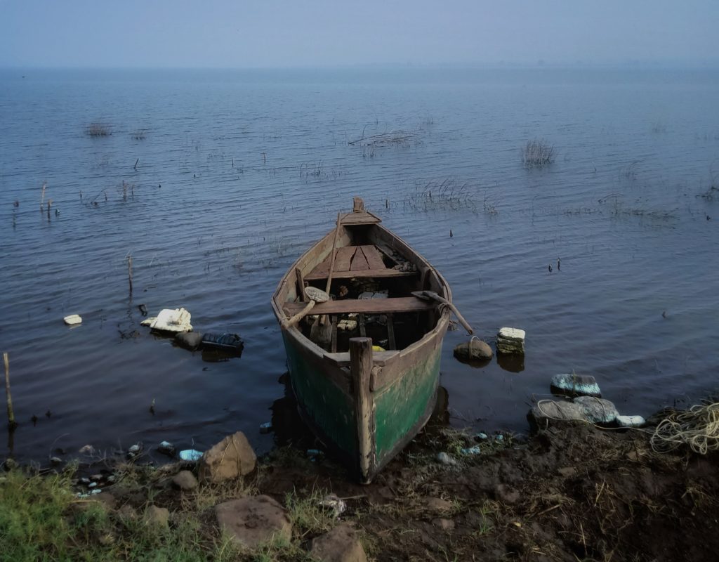 A boat on a seashore - PixaHive