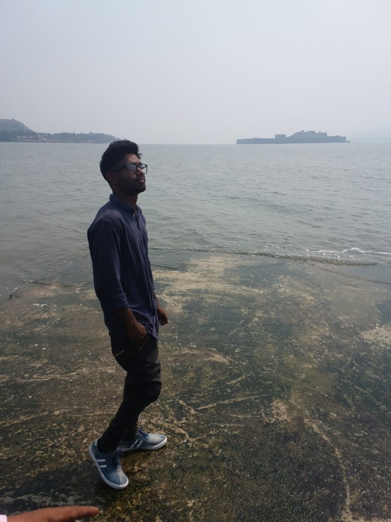 A boy at a beach - PixaHive