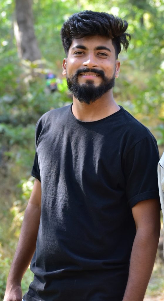 A boy smiling in face - PixaHive