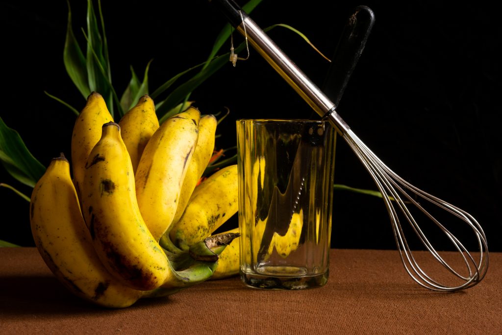 A bunch of banana on the table - PixaHive