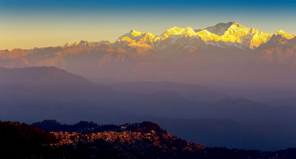 A view of Tiger Hill, Darjeeling - PixaHive