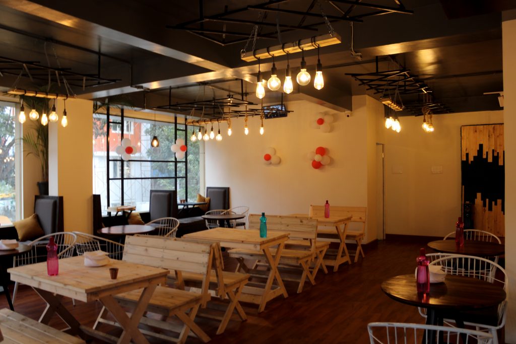 An empty restaurant - PixaHive