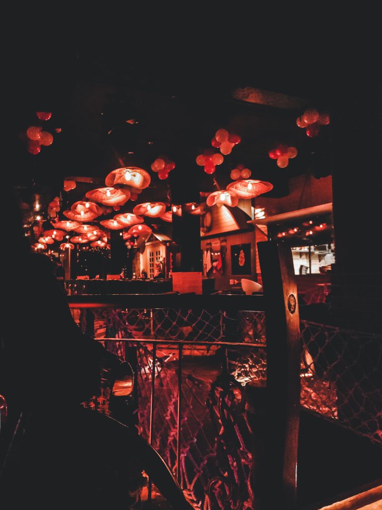 Beautiful lights and good vibes - PixaHive