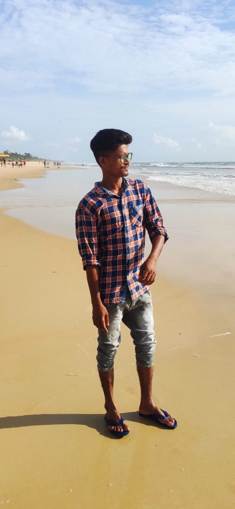 Boy and the beach - PixaHive