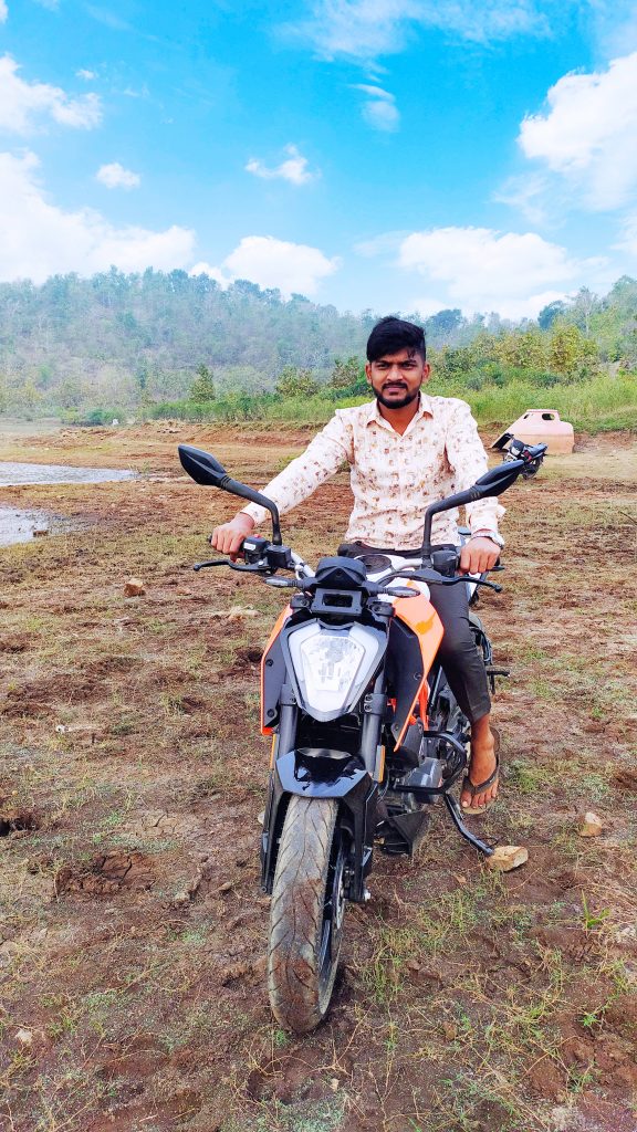 Hr.mavchi in duke bike - PixaHive