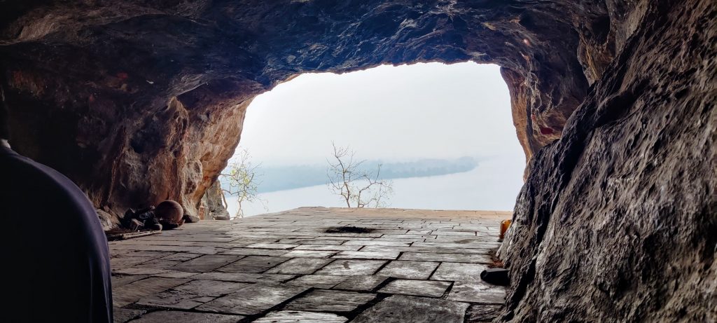 Inside view of small cave - PixaHive