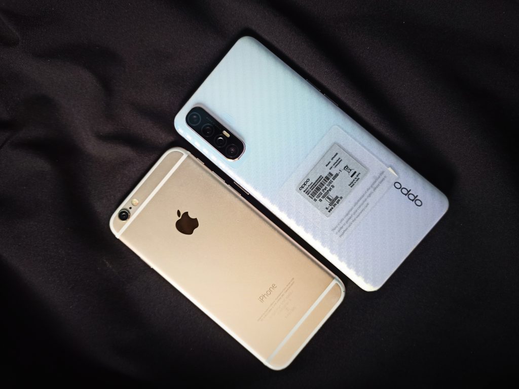 Oppo and iphone - PixaHive