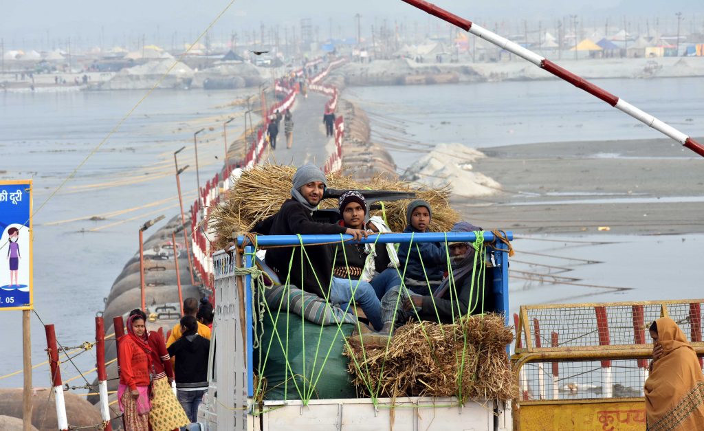 People traveling in Pickup truck - PixaHive