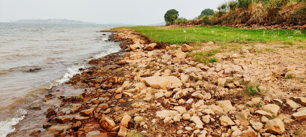 Rocks beach - PixaHive