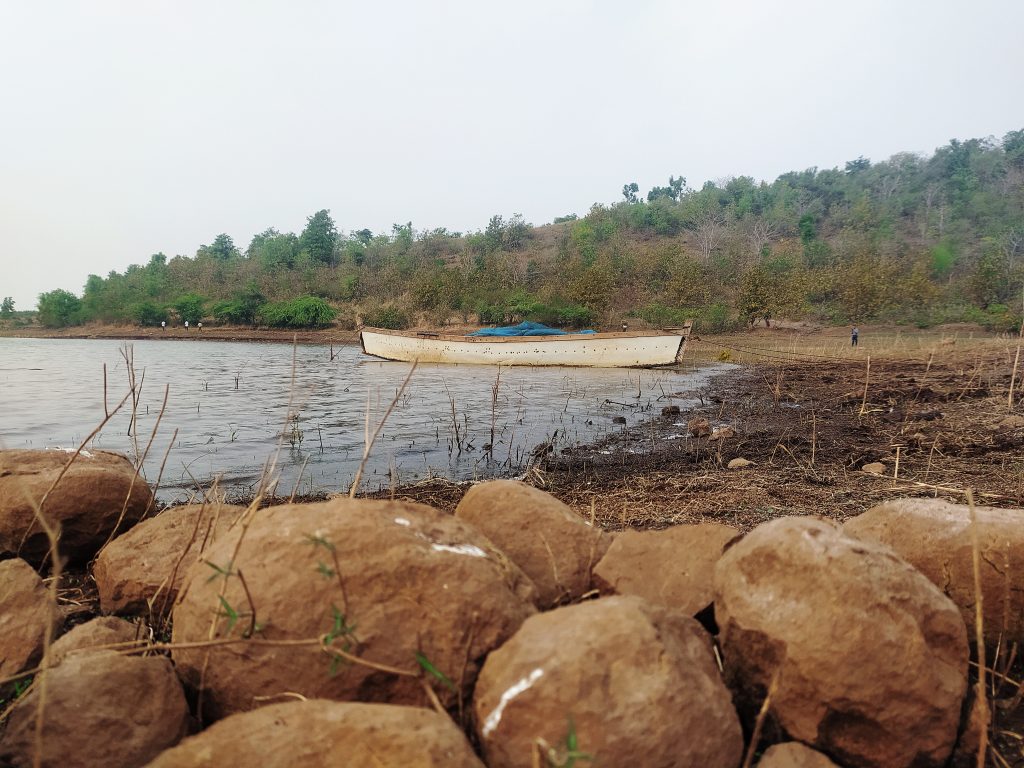 Rocks on beach - PixaHive